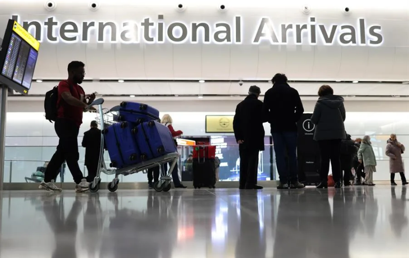 Reino Unido comienza a exigir el nuevo permiso de entrada a los ...