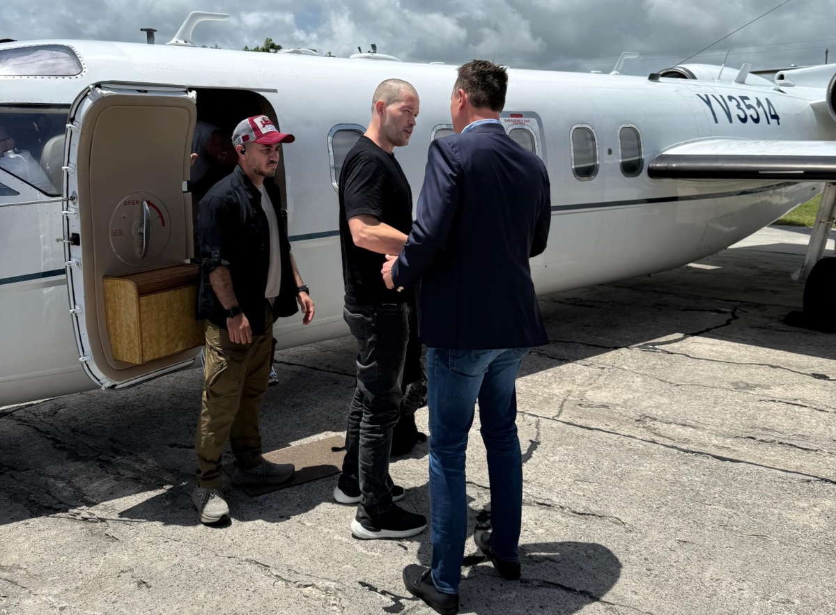 Grenell confirmó la liberación del estadounidense Joe St. Clair