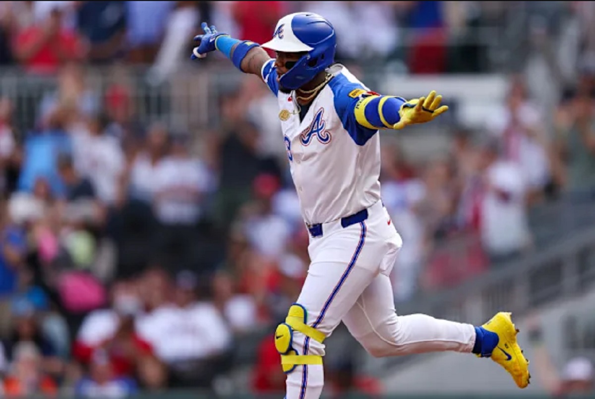 Ronald Acuña sigue bateando jonrones